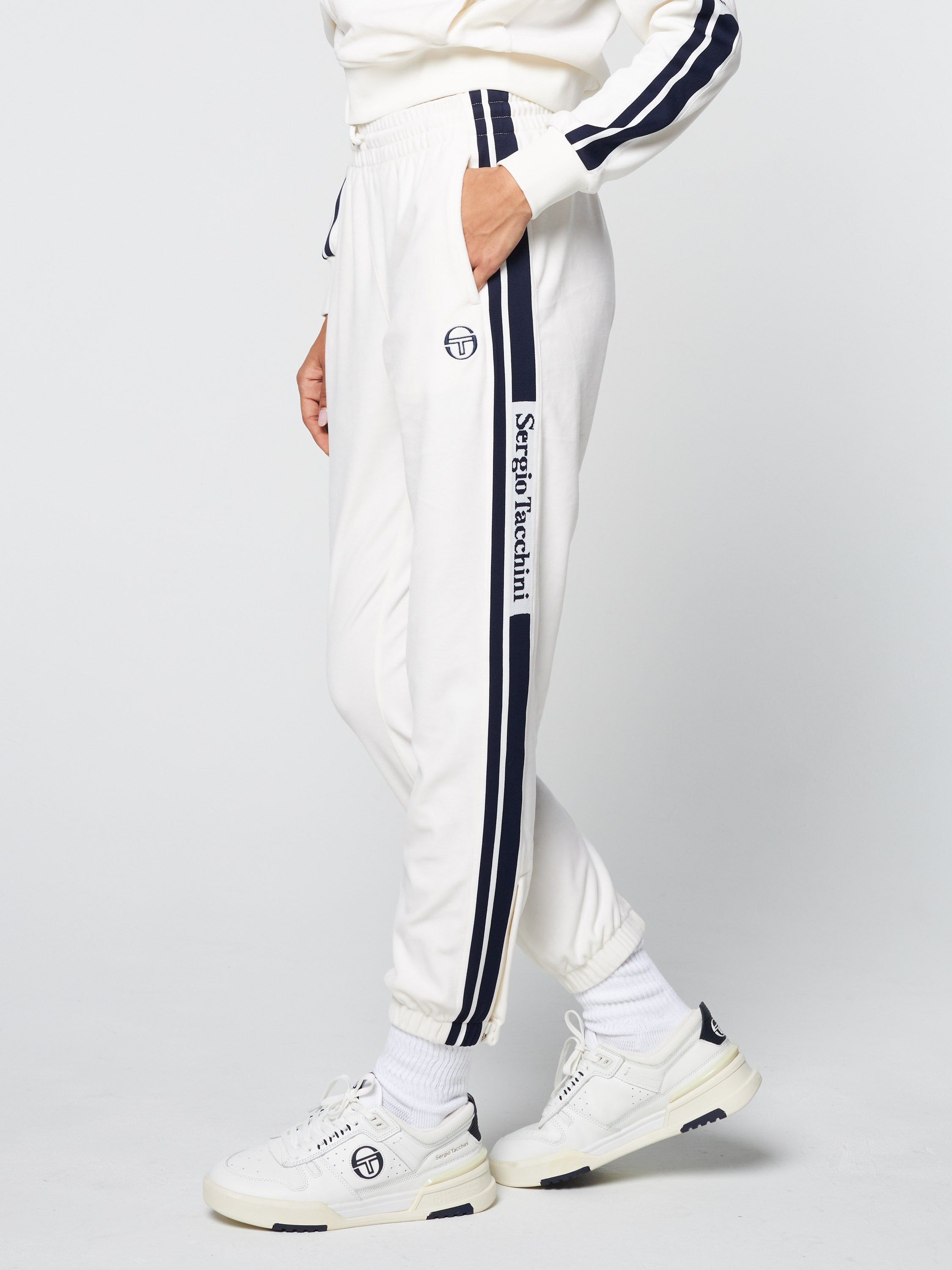 Sergio Tacchini Sale - Tracksuits, Hoodies & Sneakers – Page 12