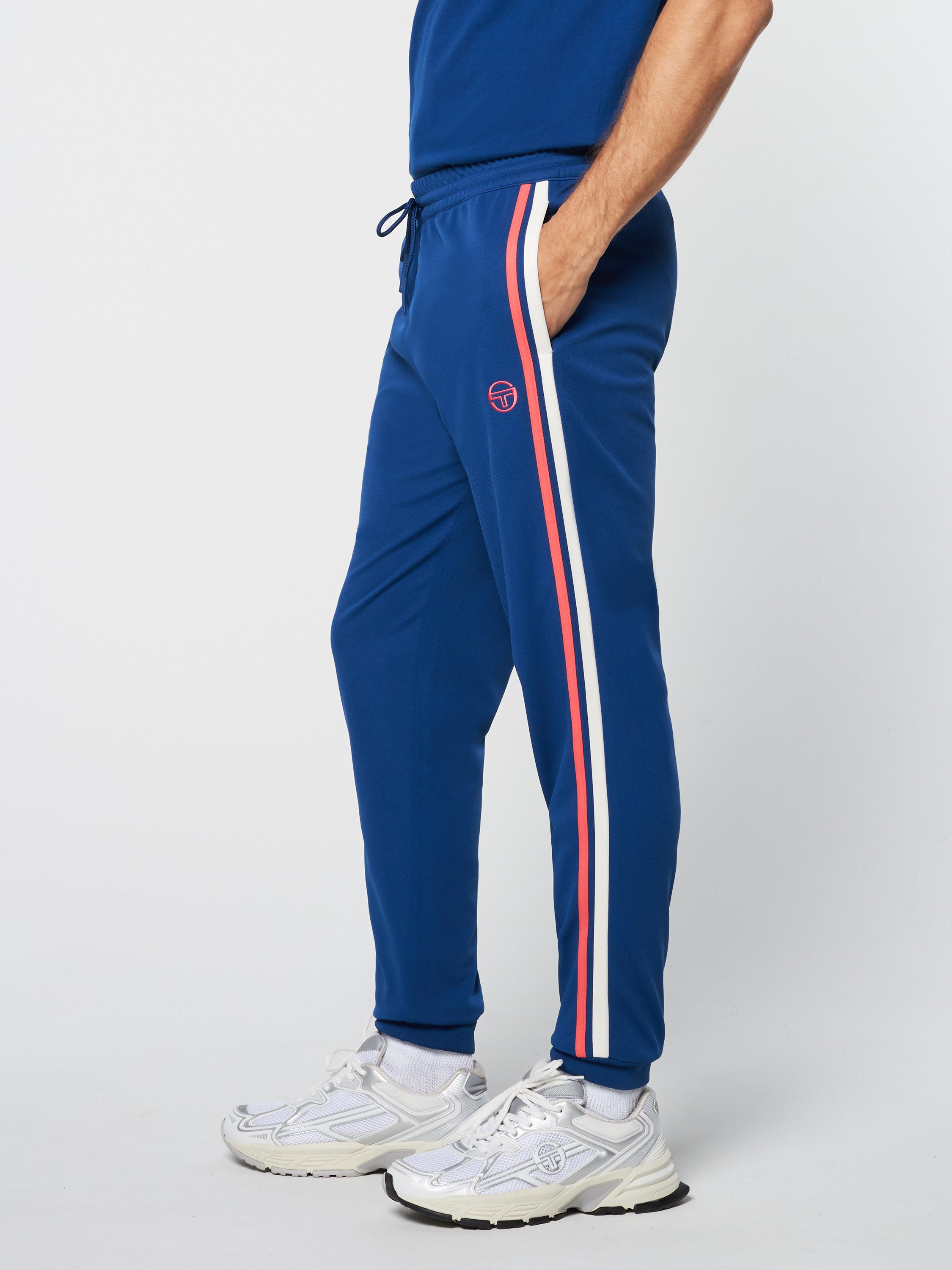 Sergio Tacchini Sale - Tracksuits, Hoodies & Sneakers – Page 11